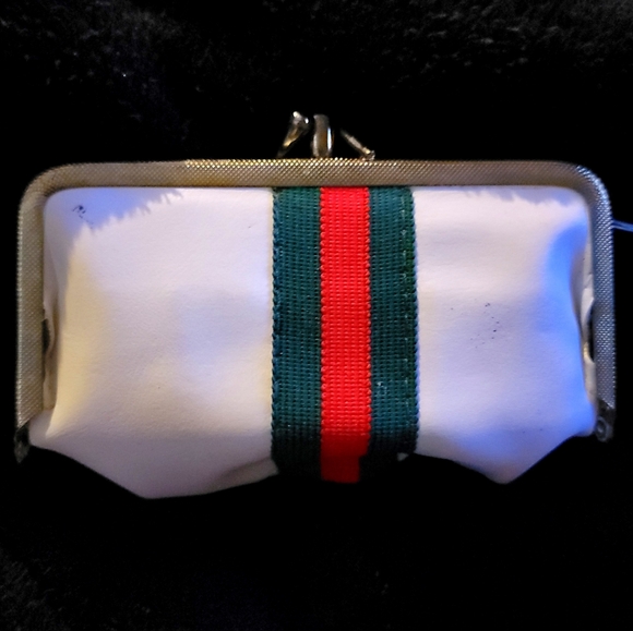 Gucci | Accessories | Vintage Gucci Coin Purse With Sewing Kit 96s ...